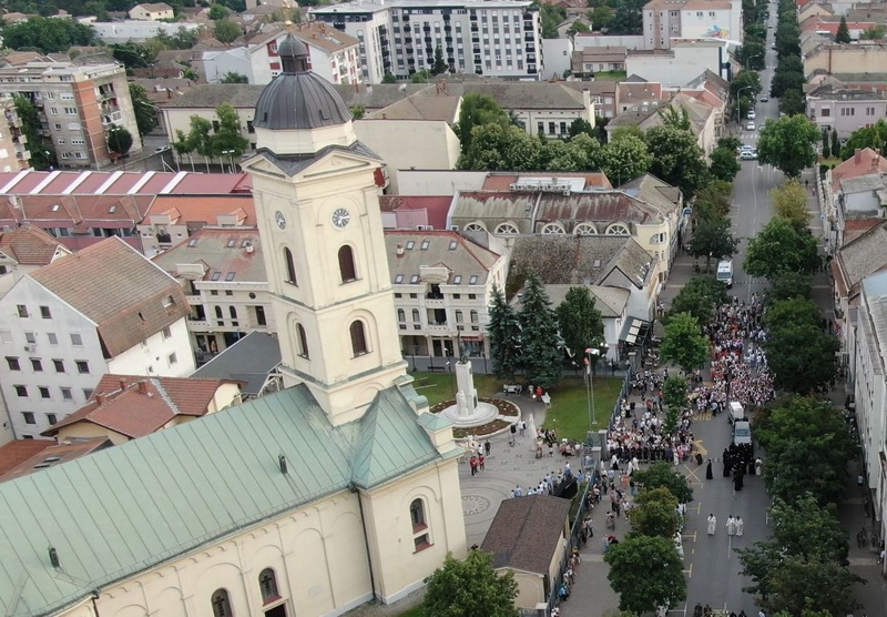 ŠABAČKI HRAM SLAVI PETROVDAN. DANAS SU SVETI APOSTOLI PETAR I PAVLE ...