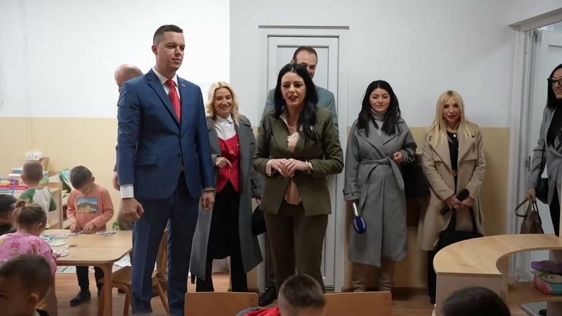 Loznica: Državni sekretar Đorđe Dabić i gradonačelnica Lukić posetili ...
