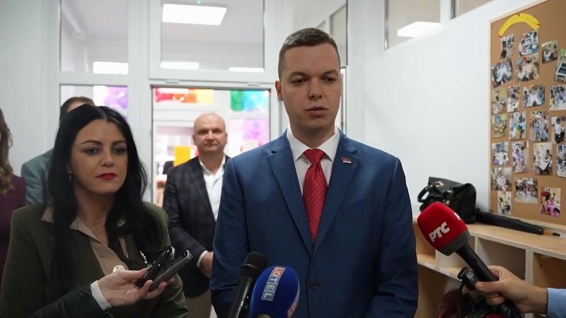 Loznica: Državni sekretar Đorđe Dabić i gradonačelnica Lukić posetili ...