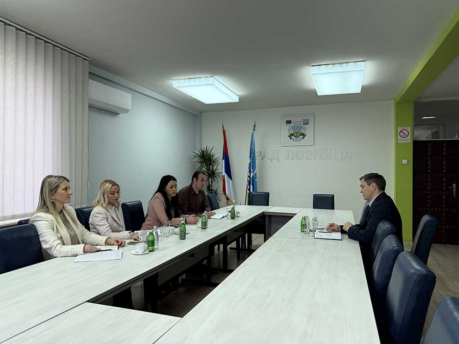 GRAD LOZNICA I MINISTARSTVO ZA RAD UNAPREĐUJU SOCIJALNE USLUGE ZA DECU I MLADE - Šabac 24/7